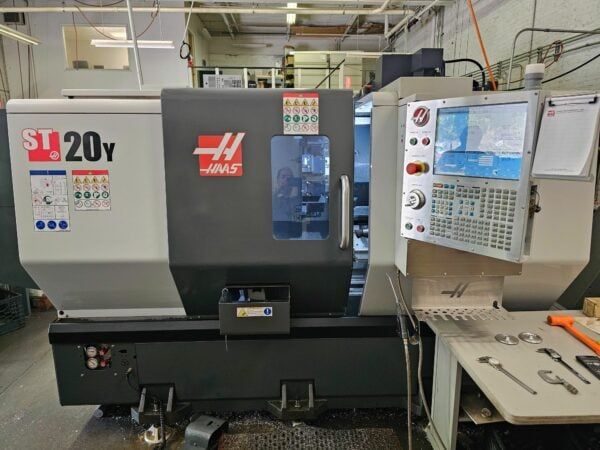 Haas Haas CNC Control 4,000 RPM ST-20Y 2 Axis