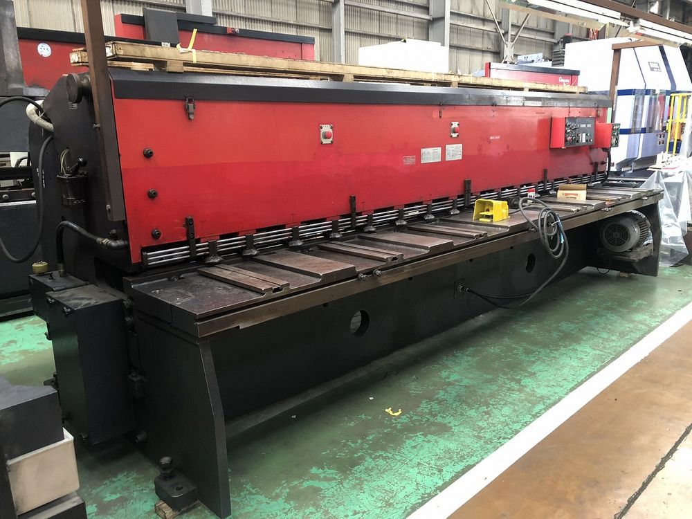 Amada M4045
