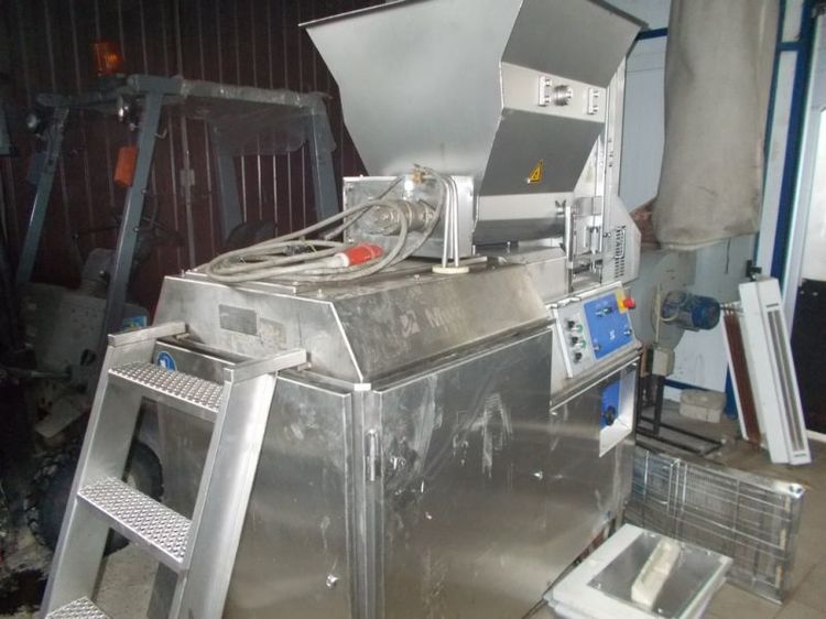 CFS Multiformer 400 Cutlet machine