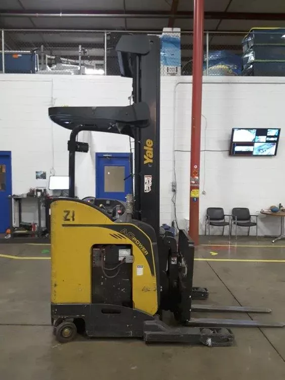 2 Yale Forklifts NR040 4000