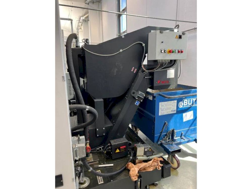 DN SOLUTIONS NHP 5000 4 Axis