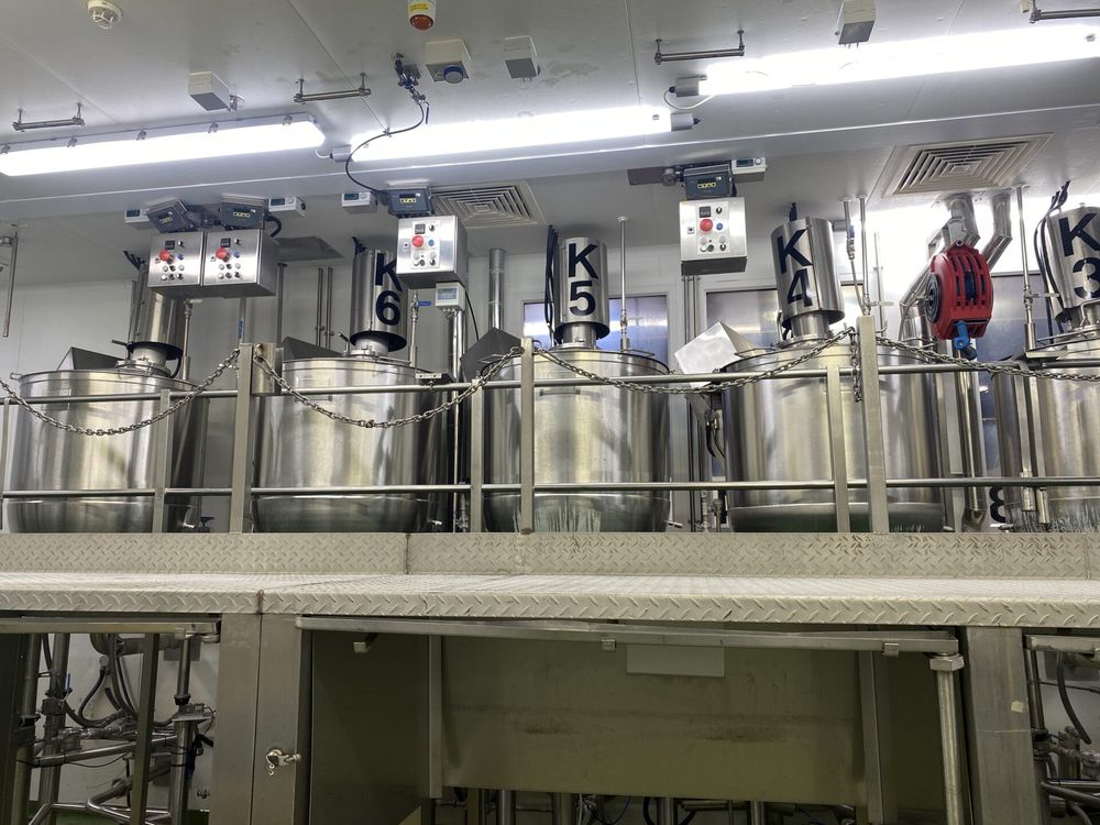 Steam jacketed cooking vessel