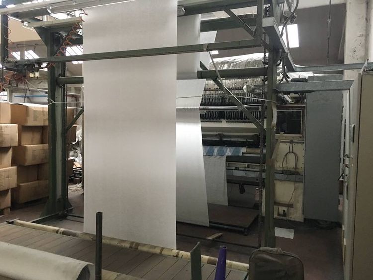 Cobble tufting machine