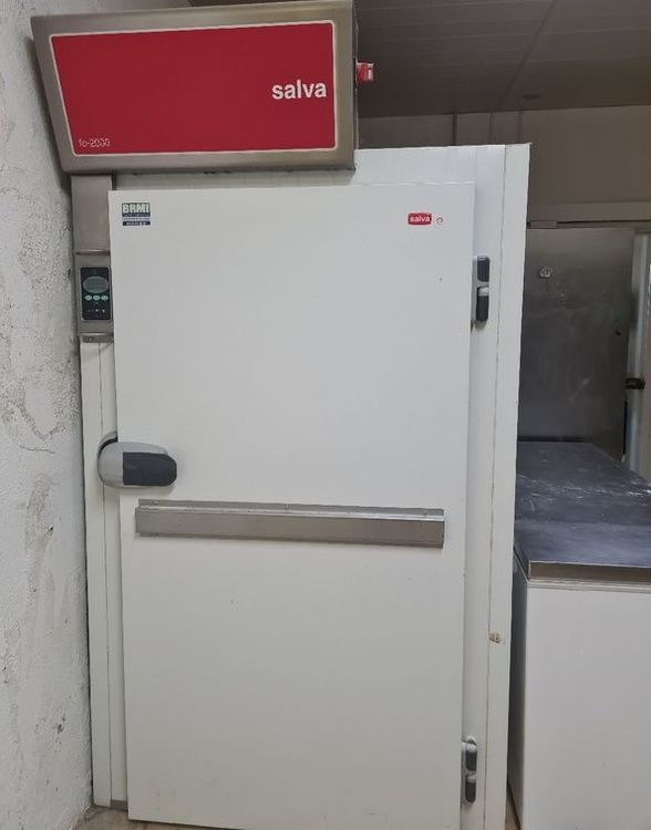 Salva growth chamber