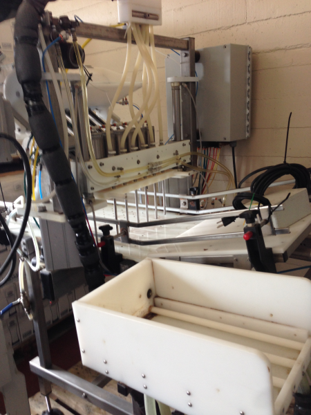 Meheen M6, In-line 6 Head Counter Pressure Filler/Crowner