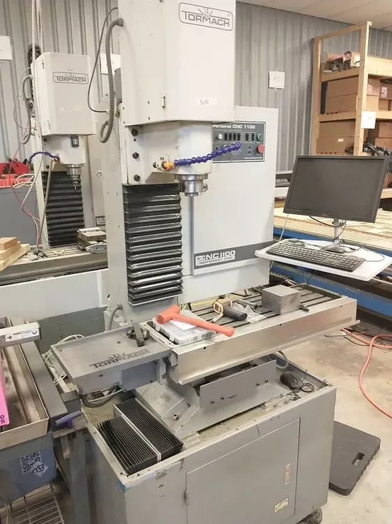 TORMACH PCNC 1100 SERIES 3 CNC MILLING MACHINE 5,140 RPM