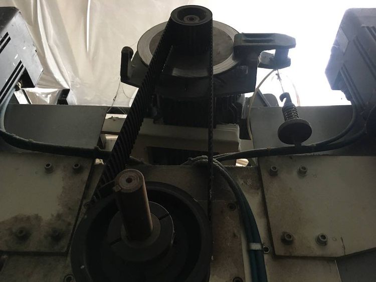 Cobble tufting machine