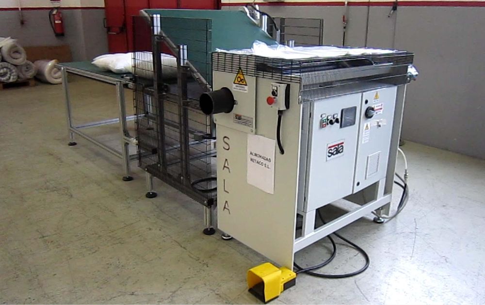 Sala Pillow rolling machine