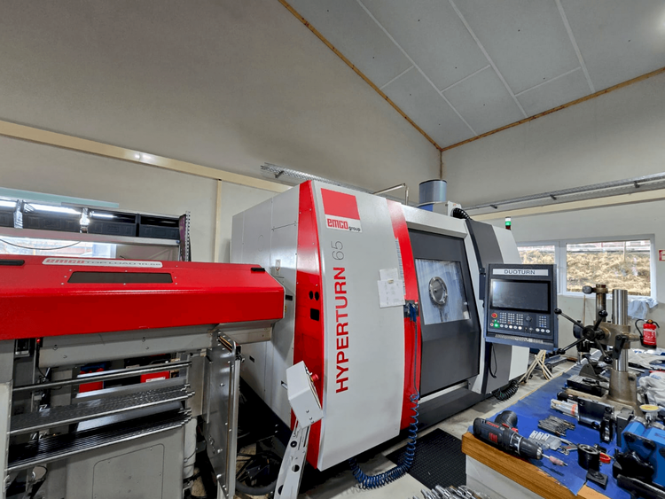 Emco SIEMENS Model: SINUMERIK 840D SL 5000 min-1 1/MIN HYPERTURN 65 ...