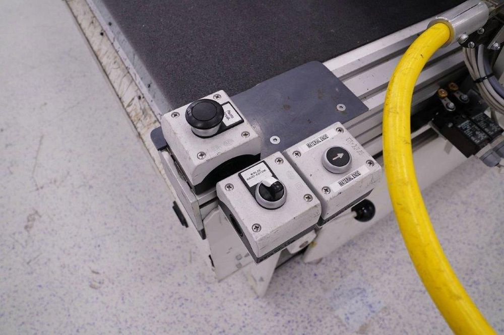 Bullmer Cutting machine