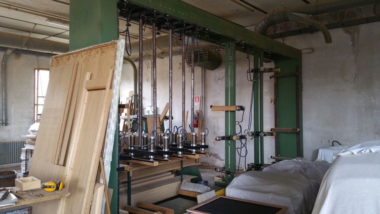 2-stage furniture clamping machine