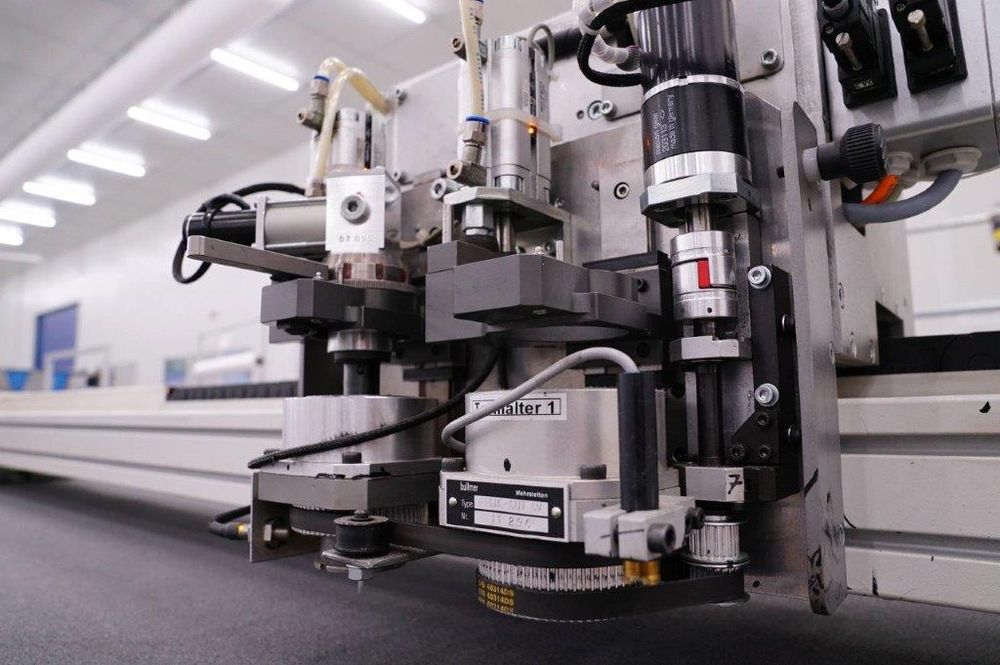 Bullmer Cutting machine