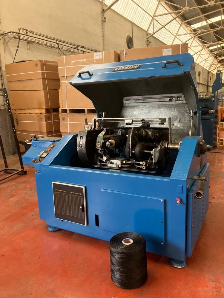 2 Roblon T - 5000 twisting machine