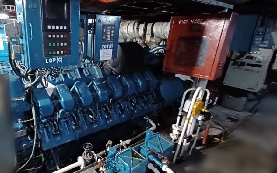 MTU 16V4000 M90 MTU 16V4000 M90 COMPLETE MARINE ENGINE with GEARBOX