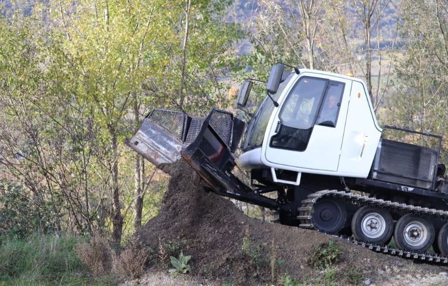 Prinoth Everest agricultural snow groomer