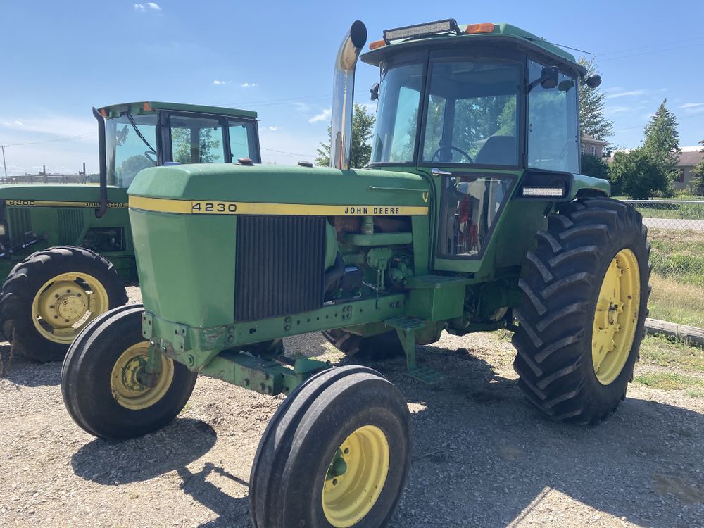 John Deere 4230 Tractor