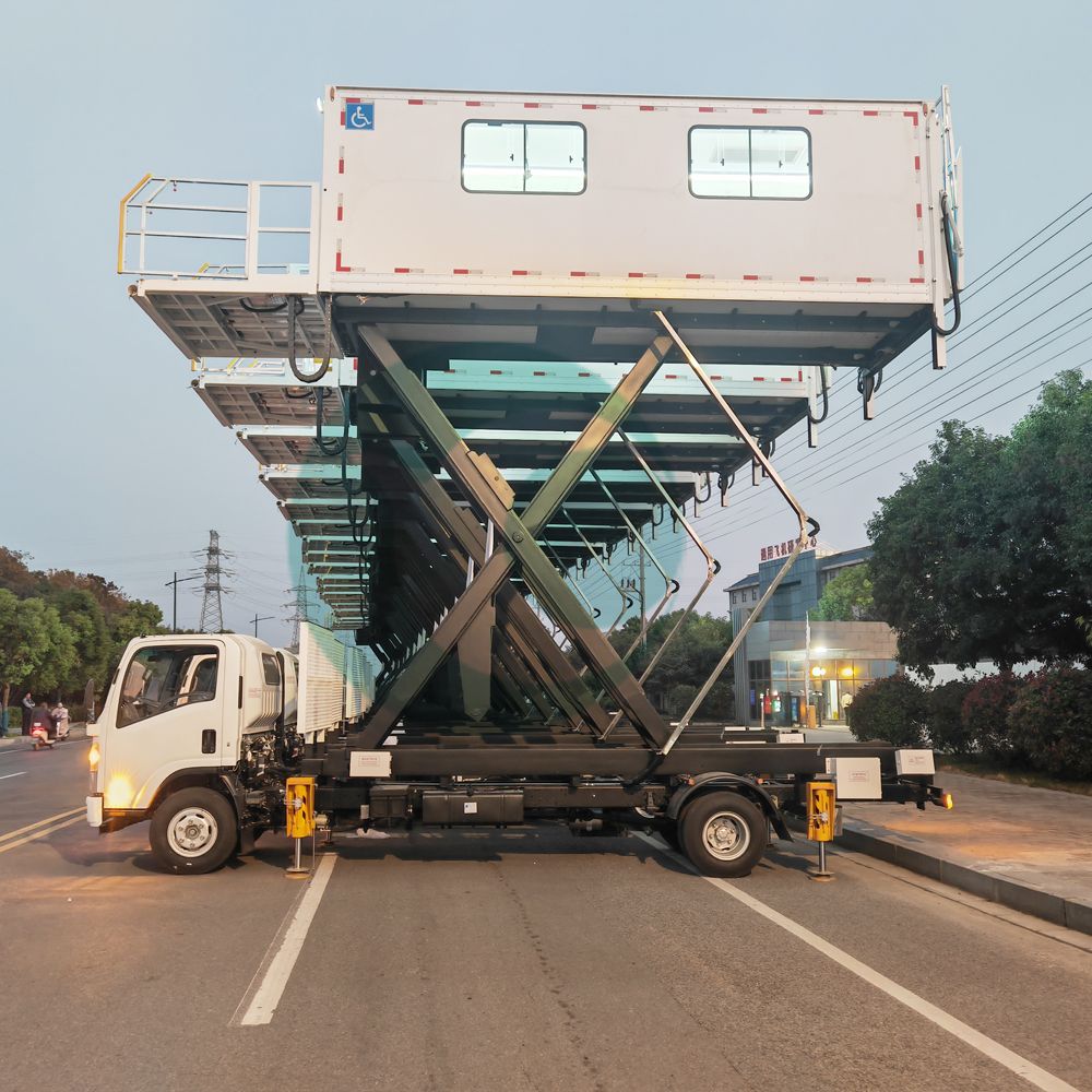 Self-propelled ambulift WTJ5100JCR