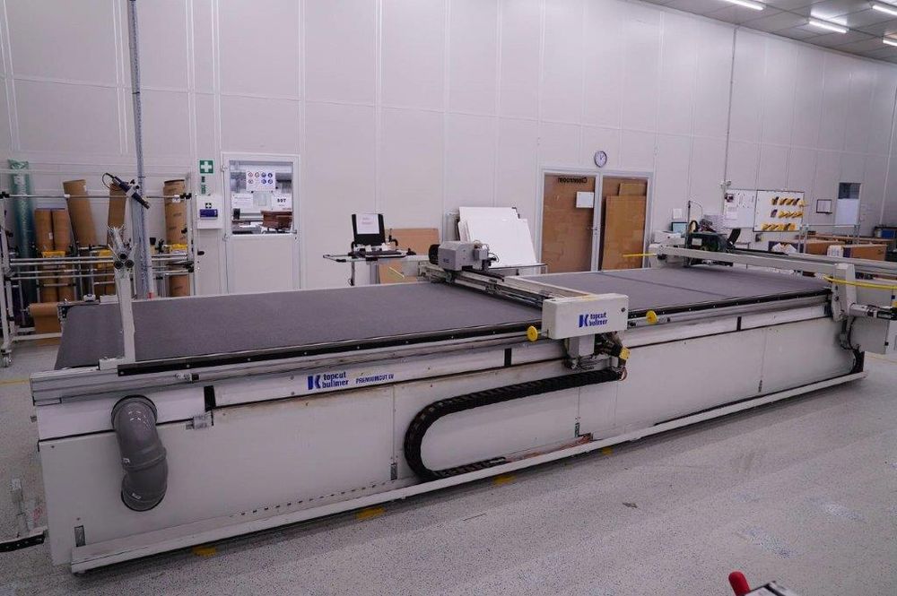 Bullmer Cutting machine