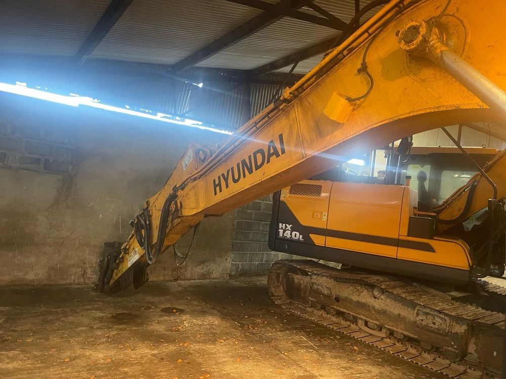 Hyundai R140-9A Very good working condition