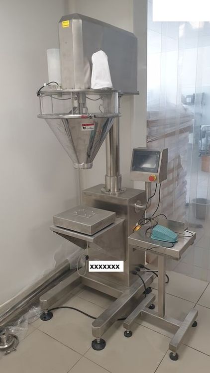 Semi-automatic powder dispenser