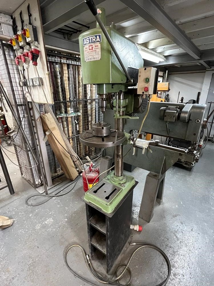 Astra YS130 Variable Bench Tapping Machine