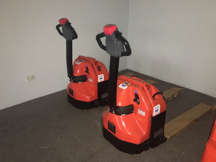 Pedestrian Electric Pallet Movers 1800kg lift capacity