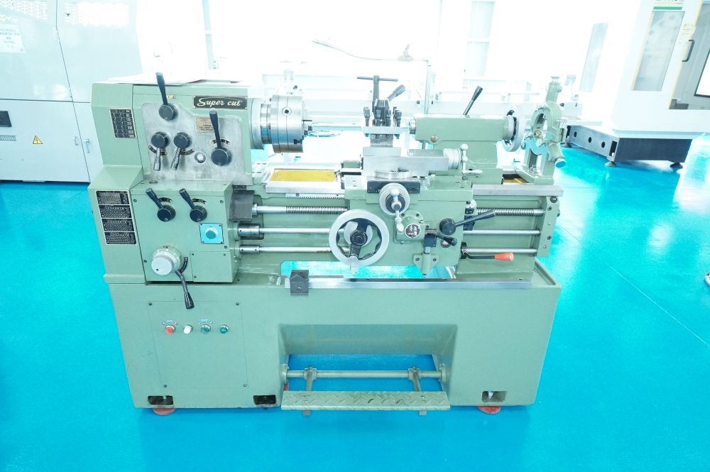 Kanto Seiki Engine Lathe 1800 rpm CS-550