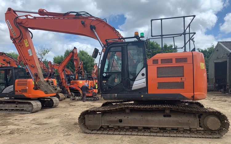 Hitachi ZX 225USR LC-5B Tracked Excavator