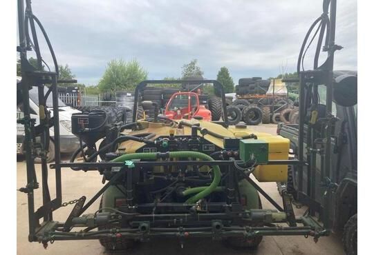 John Deere HD200 Sprayer