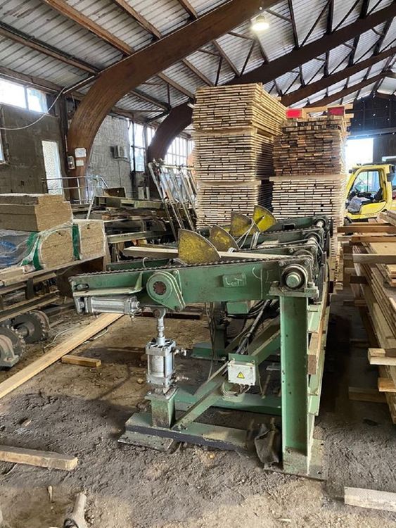 MEM Sawmill Log loading deck with 4-dock turner loader