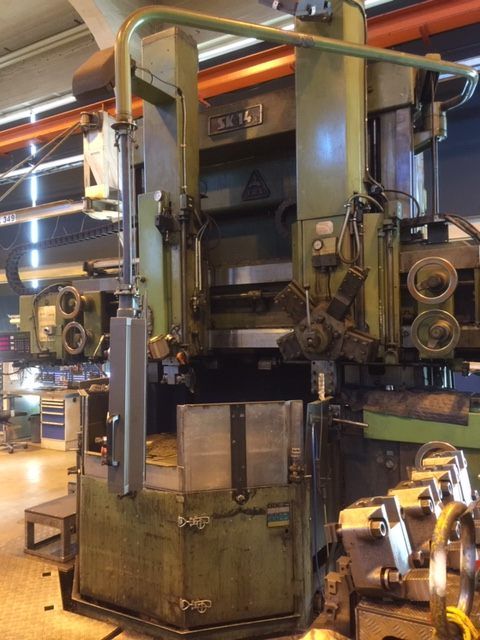 Toshulin SK 14 Vertical Lathes