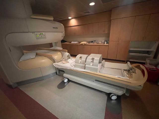 Philips Panorama 1.0T HFO MRI