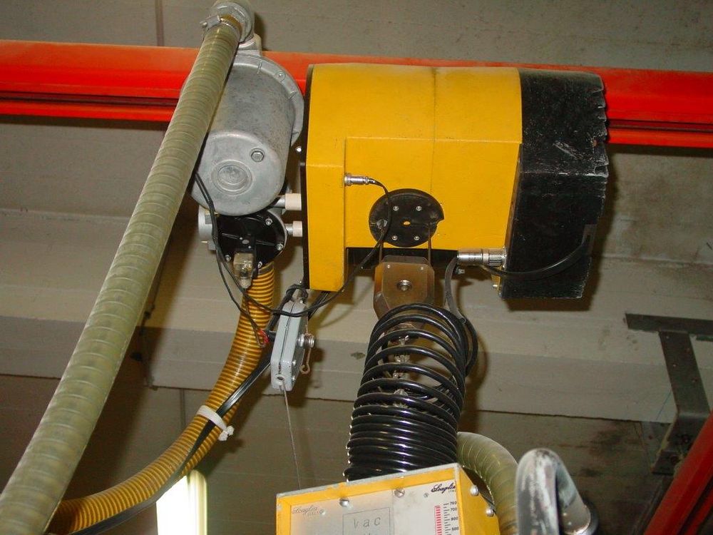 Carton handling machine