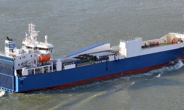 (P-SERIE) RORO STERN RAMP 7400DWT