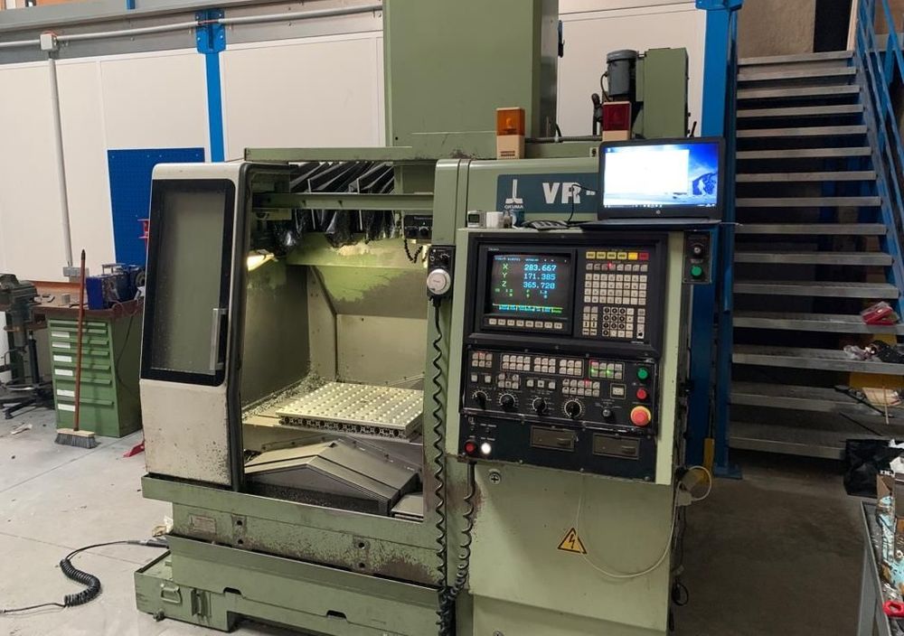 Okuma VR-40 machining center 3 Axis
